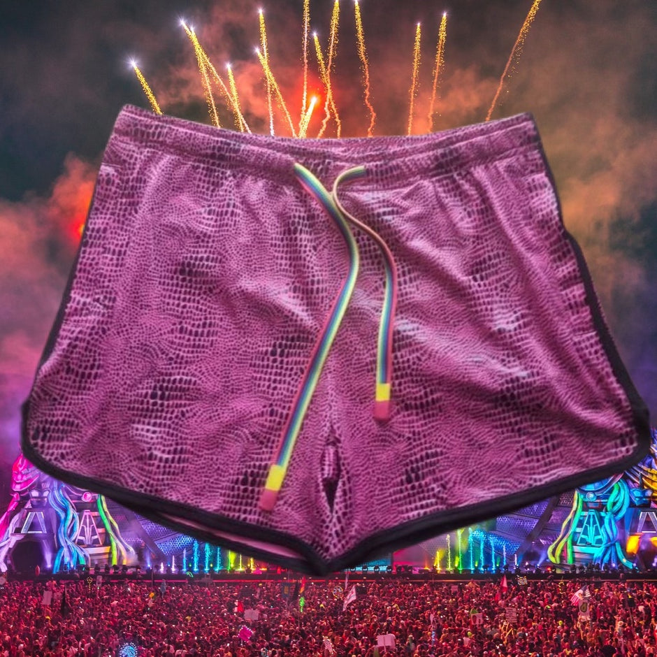 Shorts with hidden pockets and zippers. Keep your stuff save at raves ...